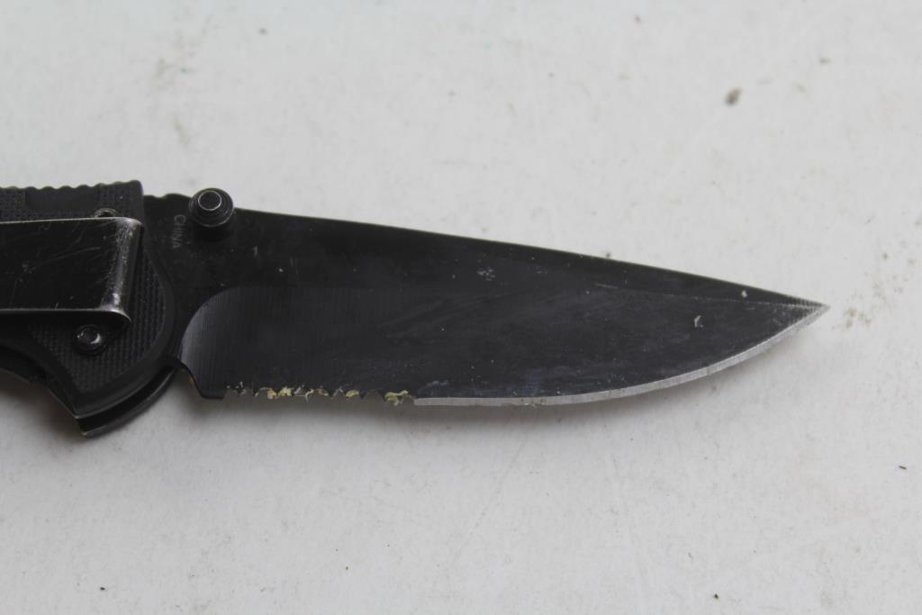 Humvee Rescue Folding Knife | Property Room