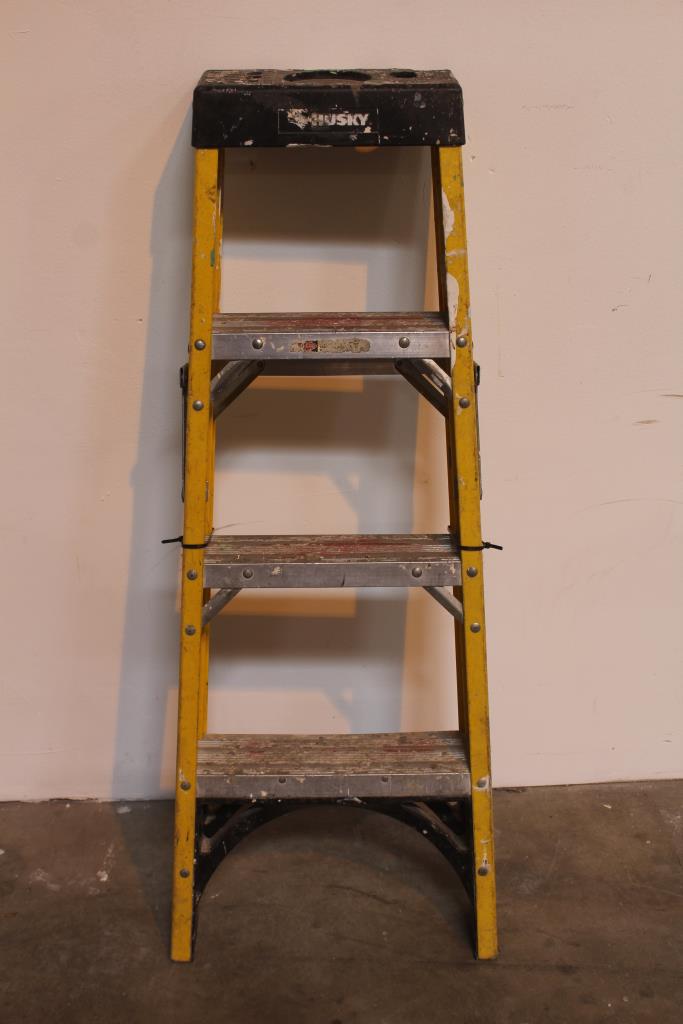Husky 4ft Ladder | Property Room