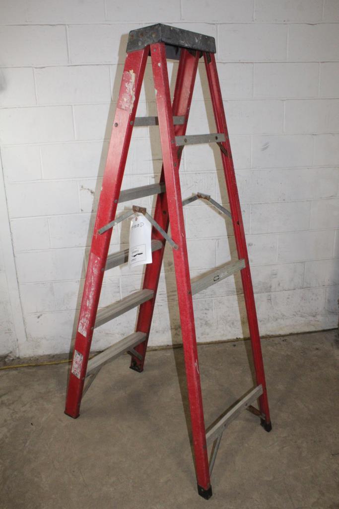 Husky 6' Ladder | Property Room