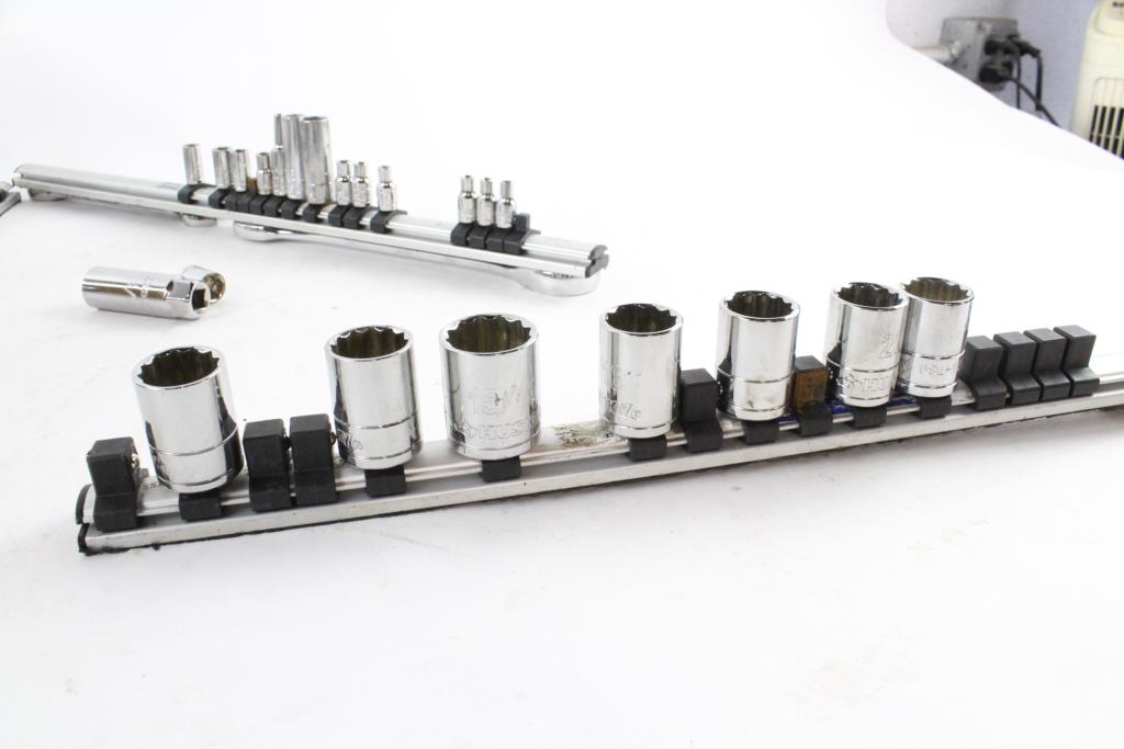 Husky Metric + Standard Sockets, 20+ Pieces | Property Room