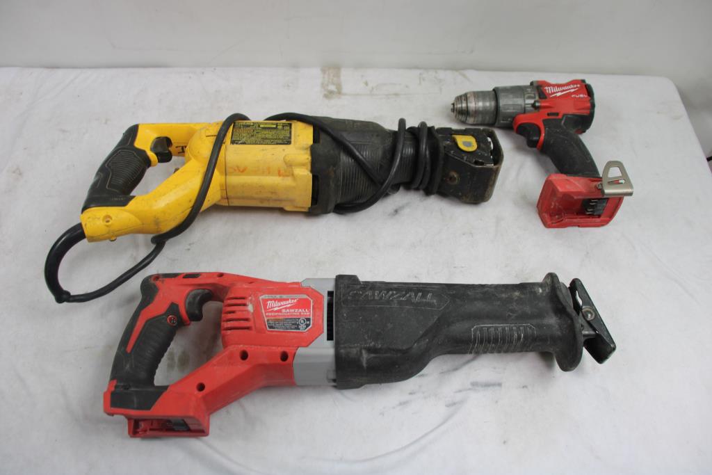 Husky Rolling Tool Box With Multiple Power Tools | Property Room