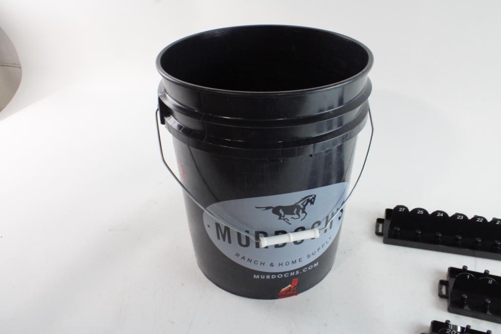 Husky Sockets With Bucket, 20+ Pieces | Property Room