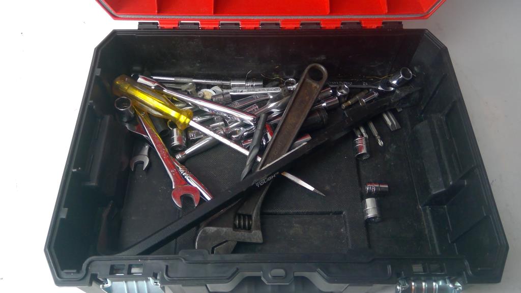 Hyper Tough Crow Bar, Craftsman Socket Wrench, 20+ Pieces | Property Room