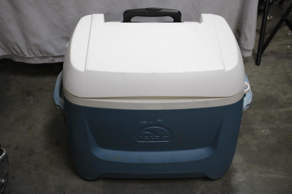 Igloo Rolling Cooler, Light Blue | Property Room