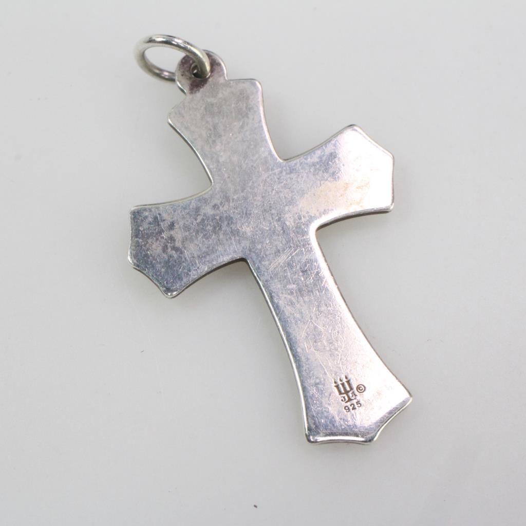 James Avery Silver Beveled Clechee Cross Pendant, 4.64g | Property Room