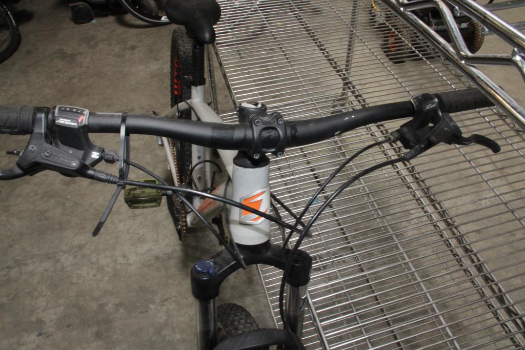 Jamis Hijack A2 Mountain Bike | Property Room