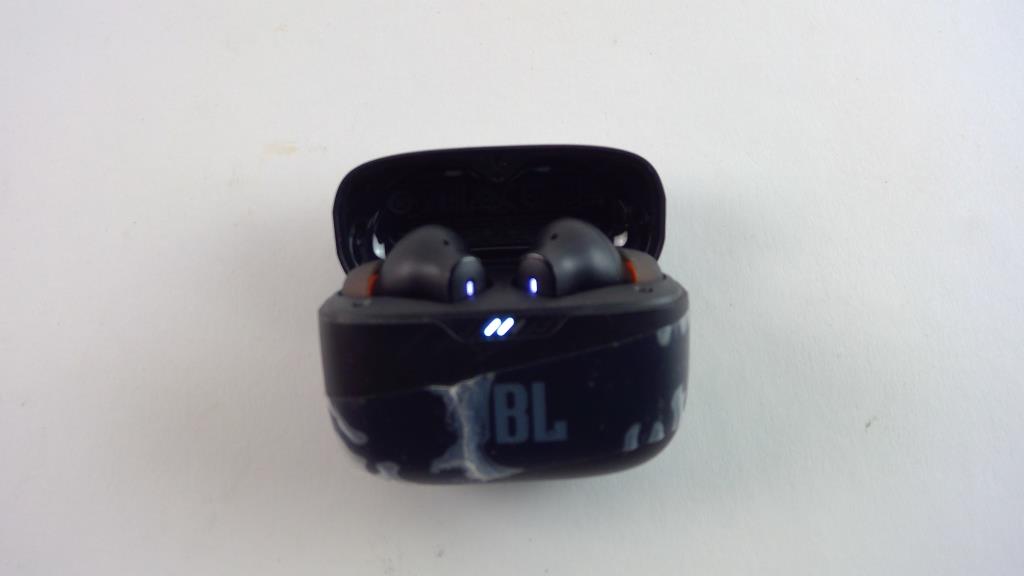 JBL Wireless Earbuds | Property Room