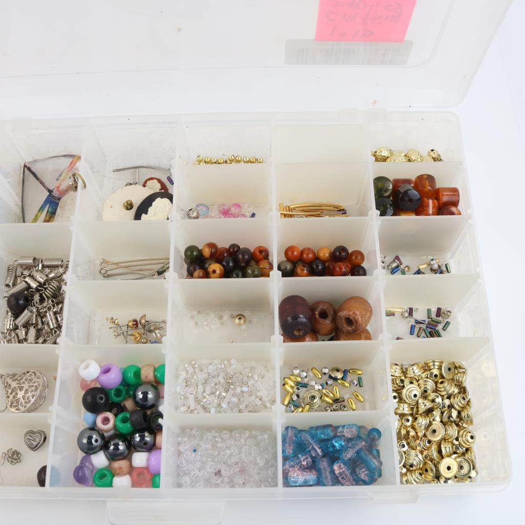 Jewelry Making - Craft Supplies, 1+ Lbs | Property Room