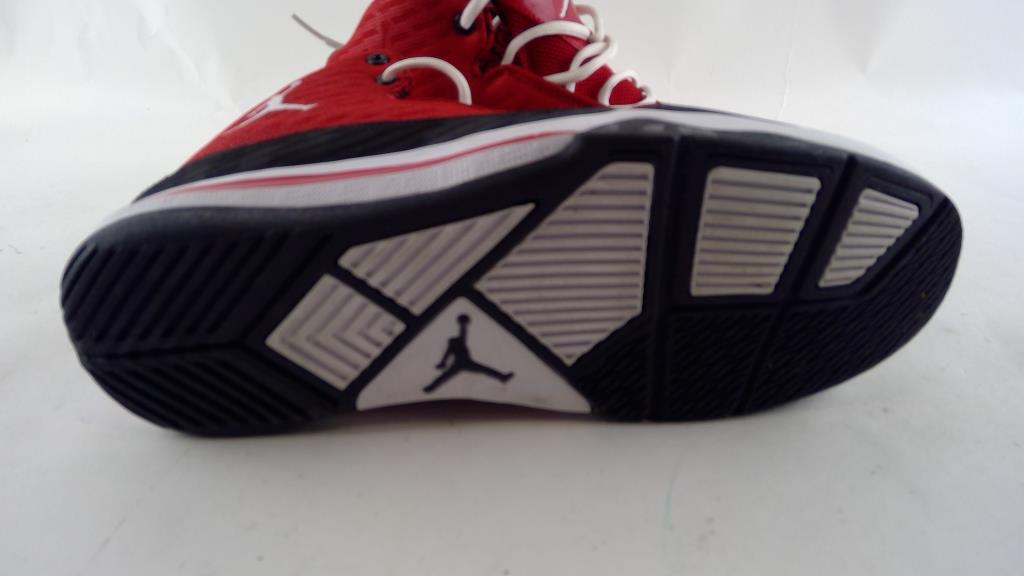 Jordan B'Mo Gym Red Mens Shoes Size 12 | Property Room