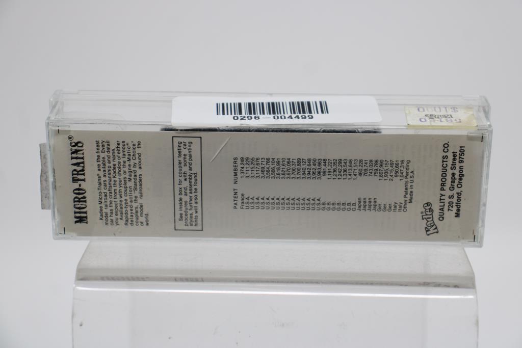 Kadee Micro-Trains 33' Twin Bay Hopper Offset Sides Reading | Property Room