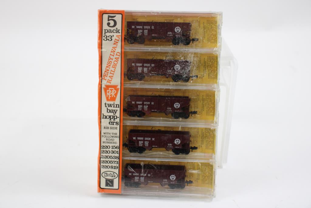 Kadee Micro-Trains Pennsylvanina Railroad Twin Bay Hoppers, 5 Pack ...