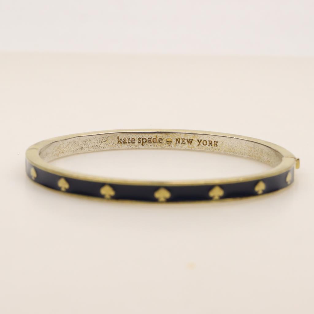 Kate Spade Spot The Spade Hinged Bangle | Property Room