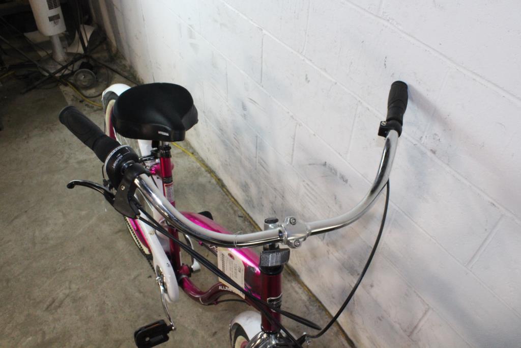 Kent Del Rio Beach Bike | Property Room