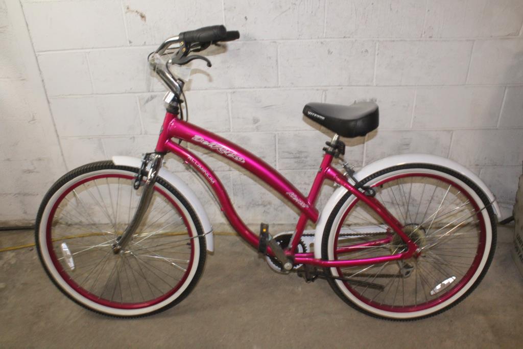 Kent Del Rio Beach Bike | Property Room