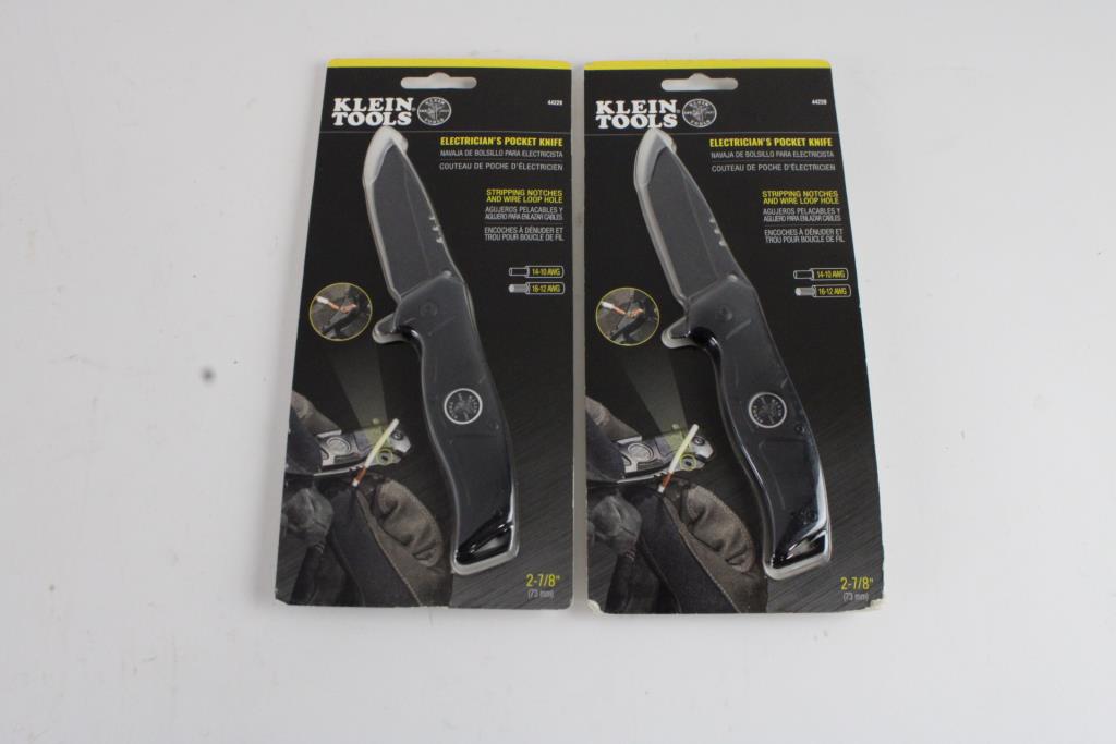 Klein Tools Electricians Pocket Knife, 2 Knives | Property Room