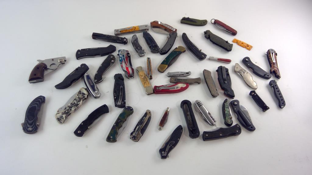 Knife Lot, 10+ Pieces | Property Room