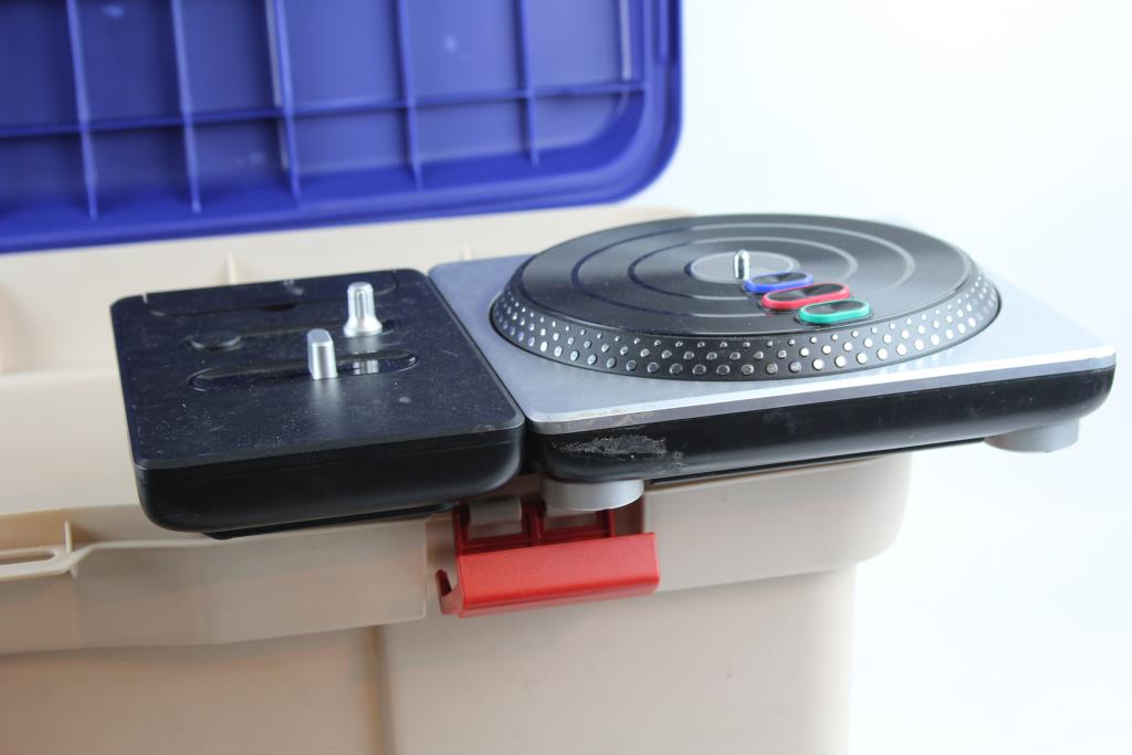 Kodak Carousel Slide Projector, Dell Speakers, Dj Hero Turntable And ...