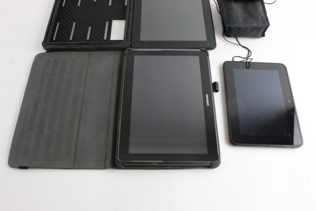 Kuno Tablet And More, 4 Pieces | Property Room