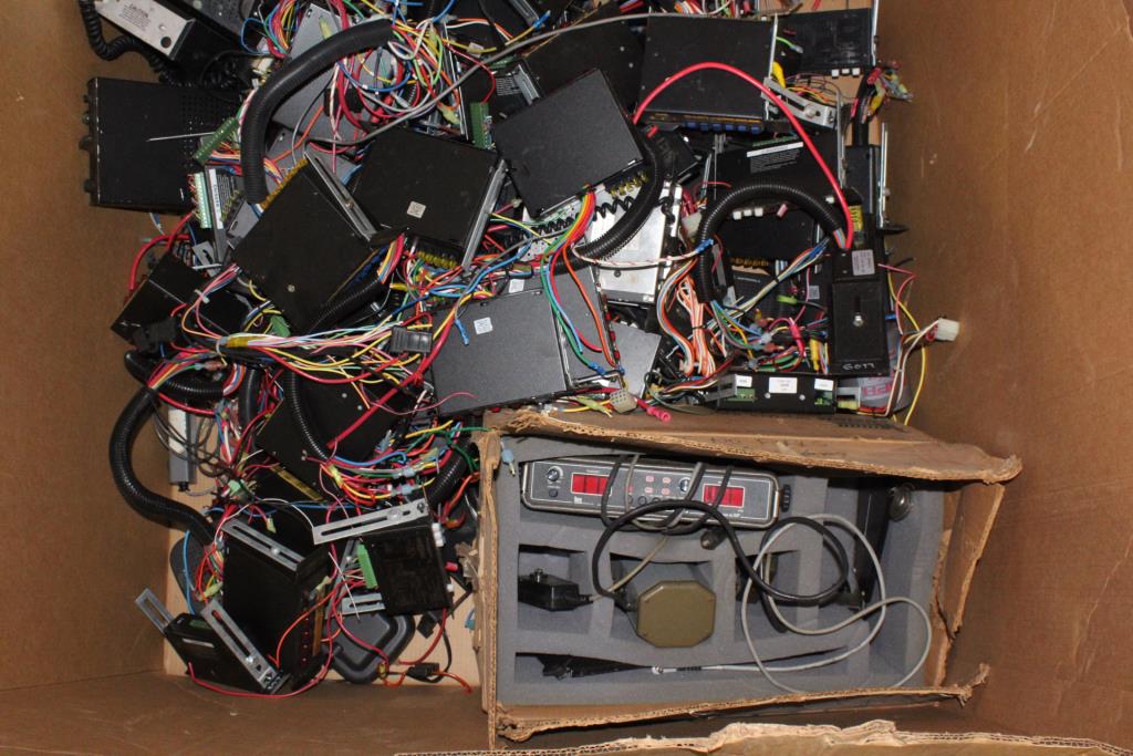 Kustom Signals Traffic Radar System And More, 25+ Pieces | Property Room