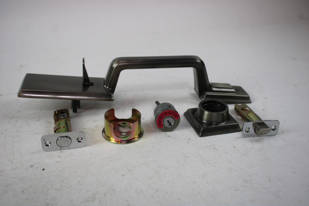 Kwikset Titan Silver Residental Door Handle | Property Room