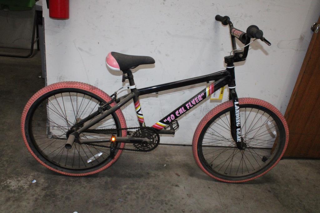 Landing Gear SoCal Flyer Black And Pink Urban Bike | Property Room