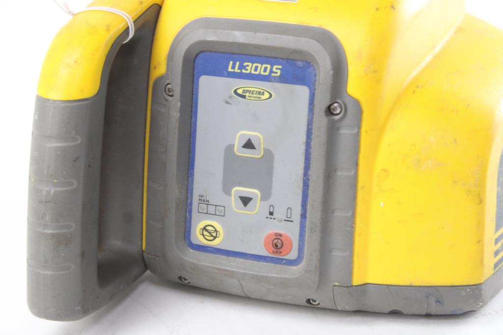 Laser Level Spectra LL300S | Property Room