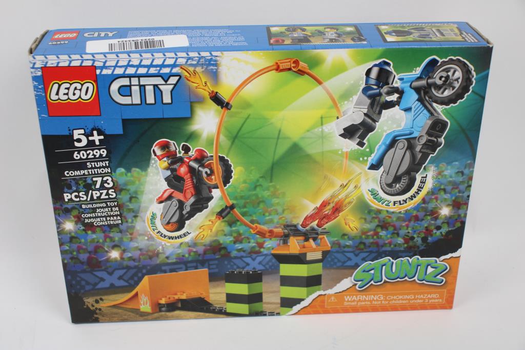 Lego City: Stunt Competition | Property Room