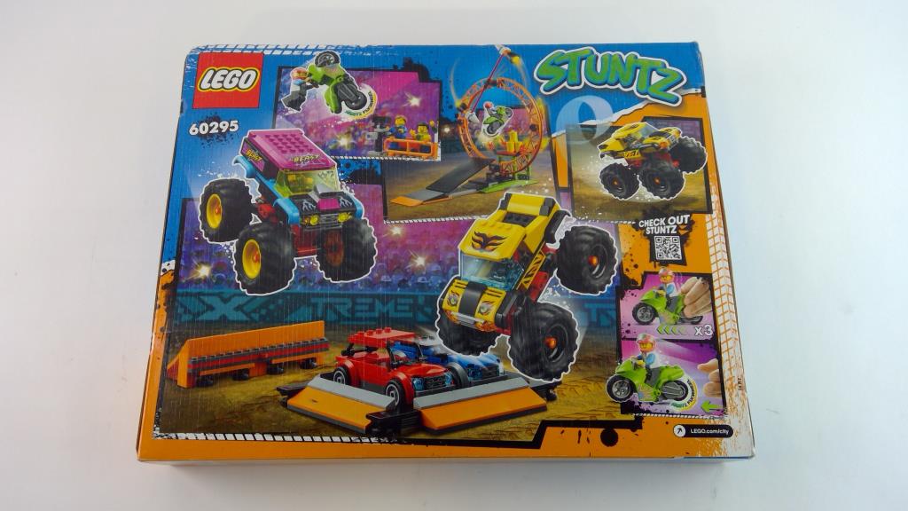 Lego City Stunt Show Arena | Property Room