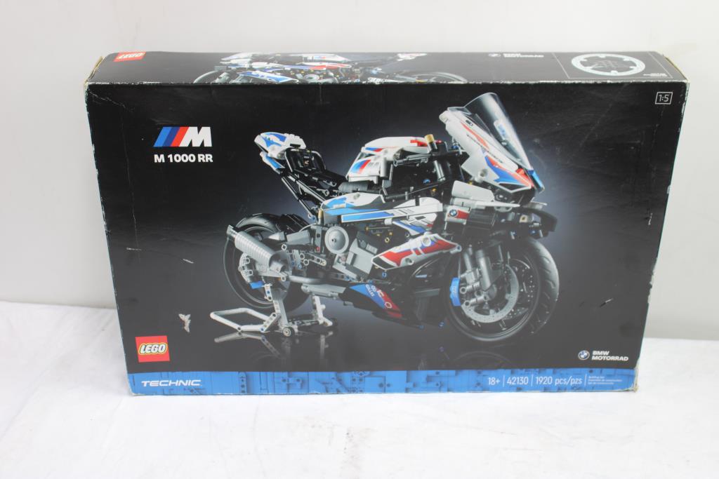 LEGO M 1000 RR BMW Motorrad Technic | Property Room