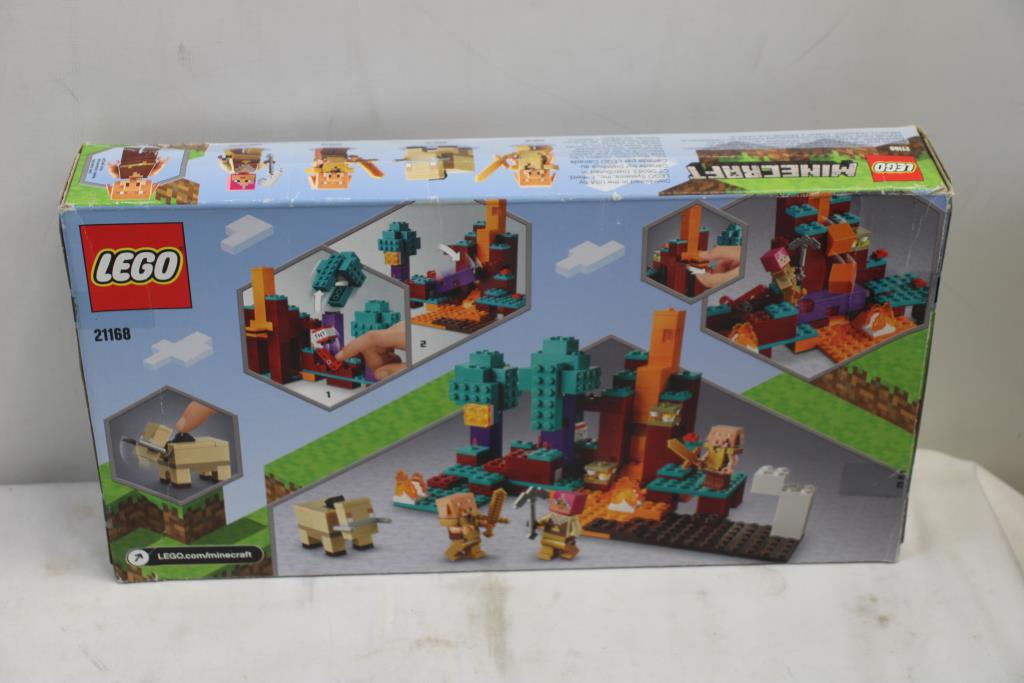 Lego Minecraft: The Warped Forest | Property Room