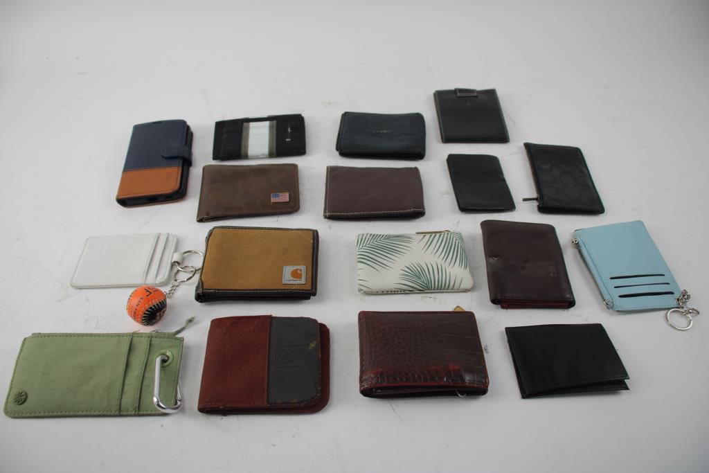 Levi's And More Wallet Bulk Lot, 40+ Pieces | Property Room