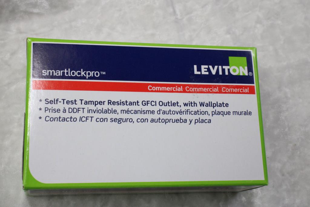 Leviton Smartlock Pro Self-Test Tamper Resistant GFCI Outlet With ...