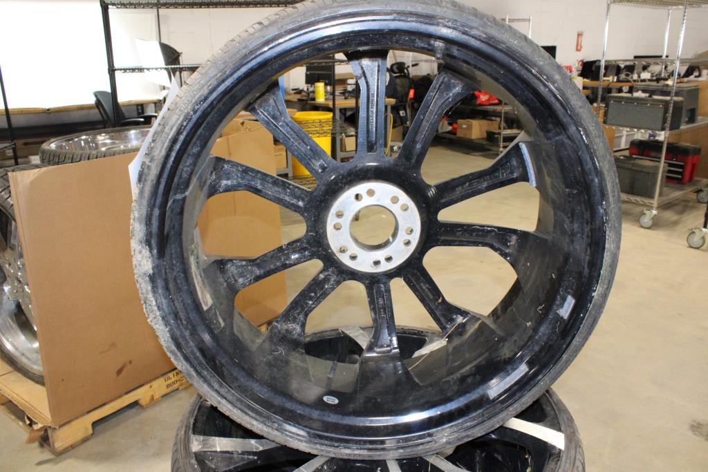 Lexani 28" Wheels, 3 Pieces | Property Room