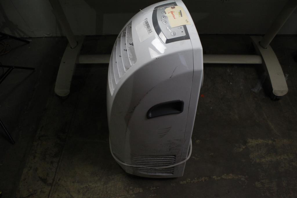 LG LP0910WNR Portable Air Conditioner | Property Room