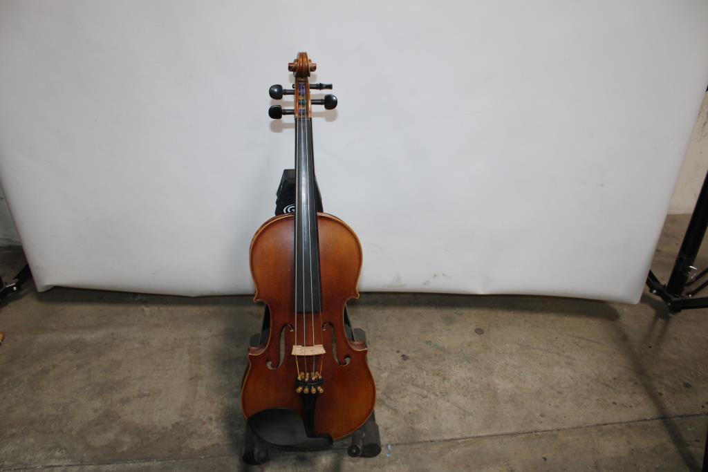 Lifton Violin Case With Unkonw Brand Violin | Property Room