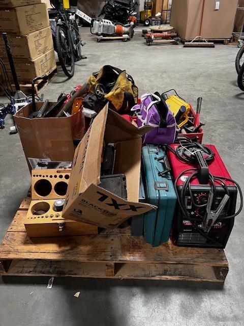 Lincoln Weld Pak 3200HD And 100+ Assorted Tools | Property Room