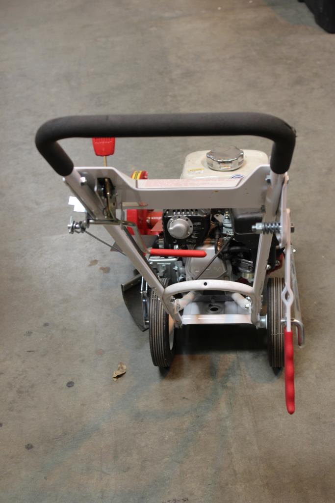 Little Wonder Pro Honda Powered Edger Model 6232 | Property Room