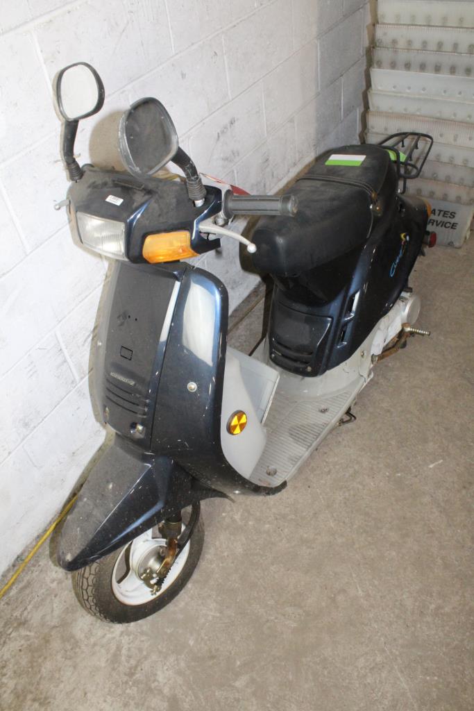 Longjia 1952 Roadster Electric Scooter | Property Room