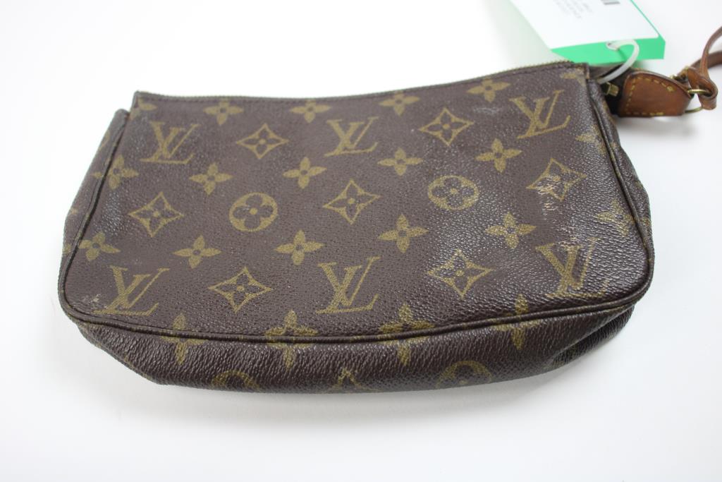 Louis Vuitton L.V. Logos Clutch - Doublechecked By Entrupy | Property Room