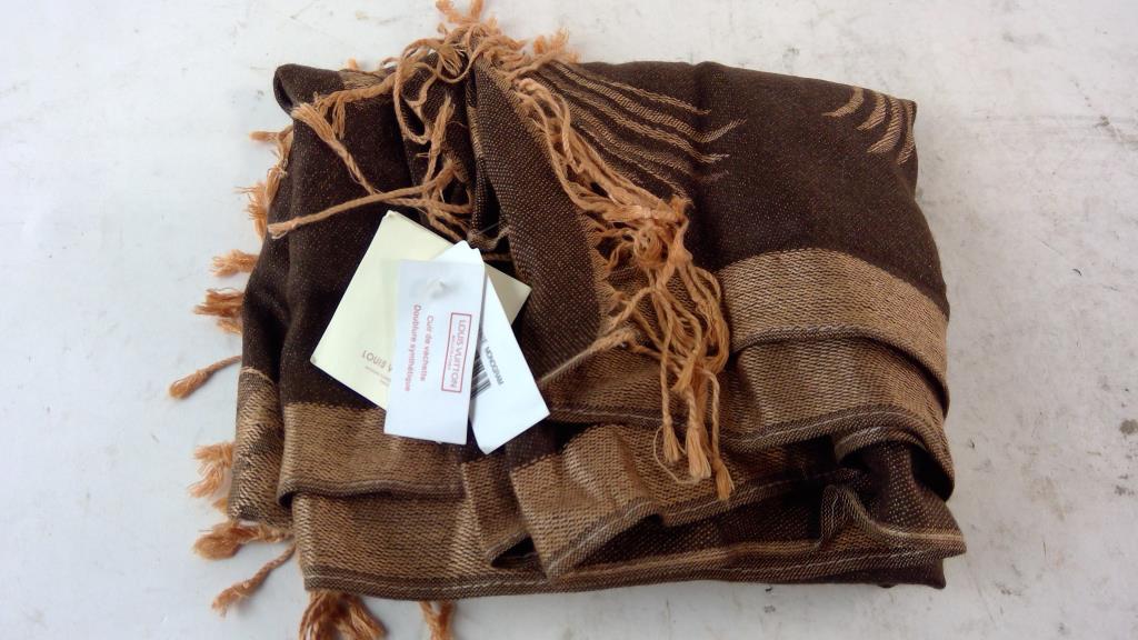 Louis Vuitton Scarf | Property Room