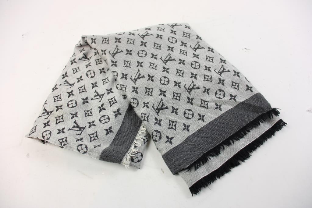 Louis Vuitton Scarf | Property Room
