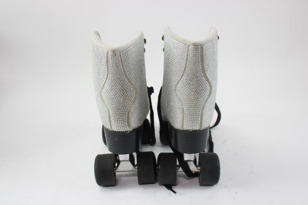 Lucky Brand Archie-15 Lace-Up Roller Skates | Property Room