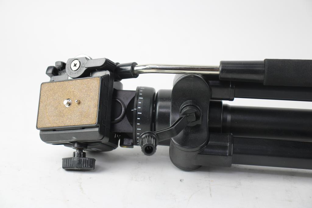 Magnus VT-300 Tripod | Property Room
