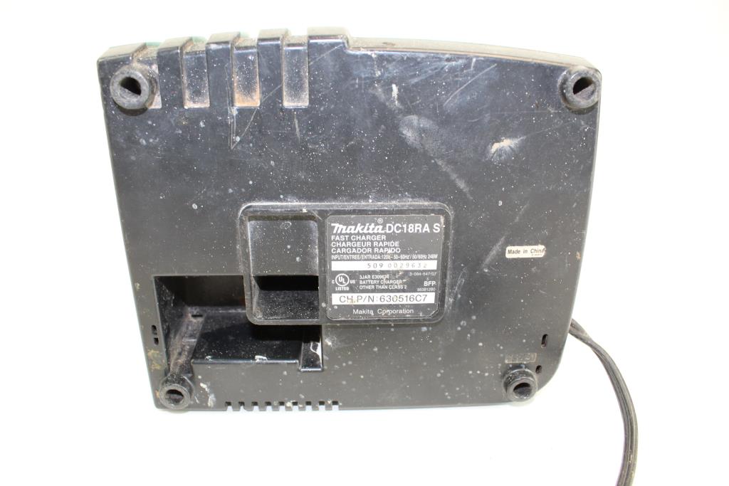 Makita DC18RA Battery Charger | Property Room