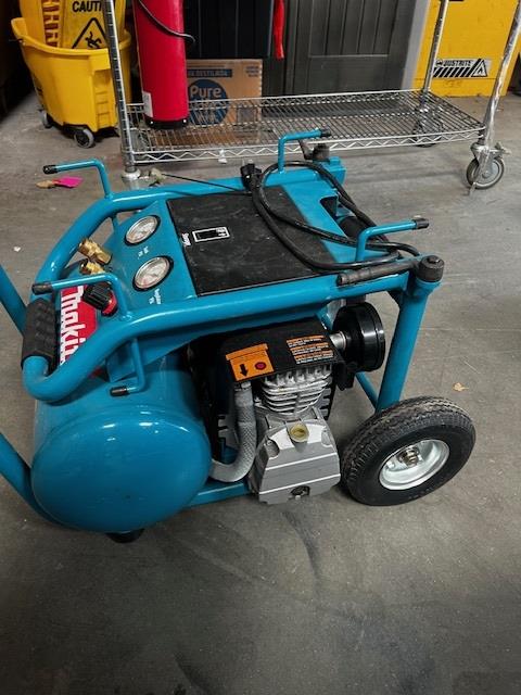 Makita MAC5200 3.0 HP Big Bore Air Compressor | Property Room