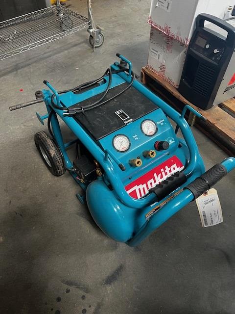 Makita MAC5200 3.0 HP Big Bore Air Compressor | Property Room
