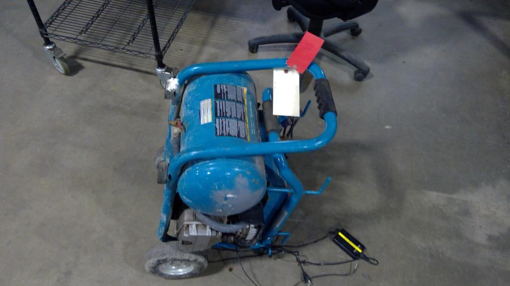 Makita Pneumatics 5.2 Gallon Air Compressor | Property Room