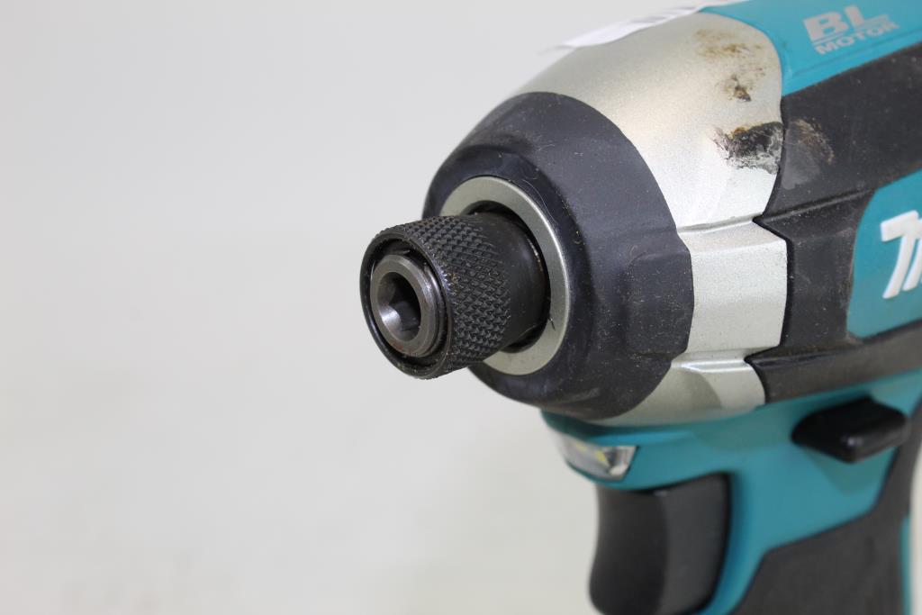 Makita Xdt13 Impact Driver | Property Room