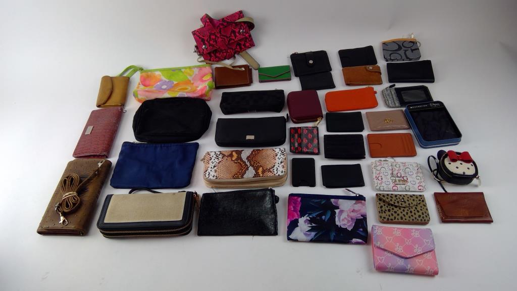Marc Jacobs, Steve Madden, And More Wallet Lot, 20+ Pieces | Property Room