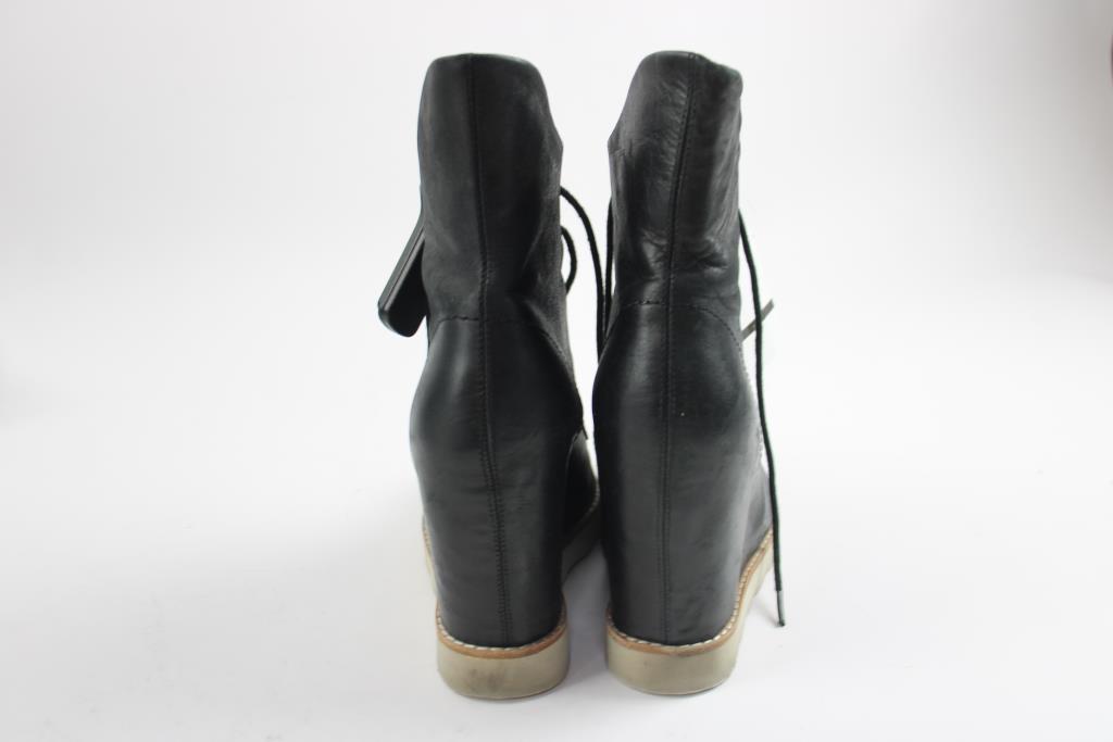 Matiko Womens Boots | Property Room